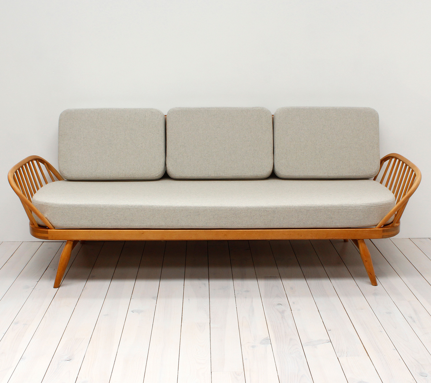 Ercol Studio Couch - Arc Furniture