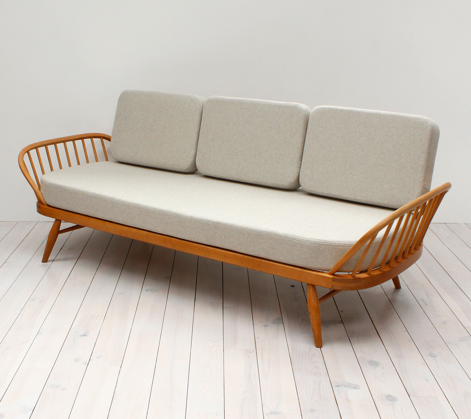 Ercol Studio Couch - Arc Furniture