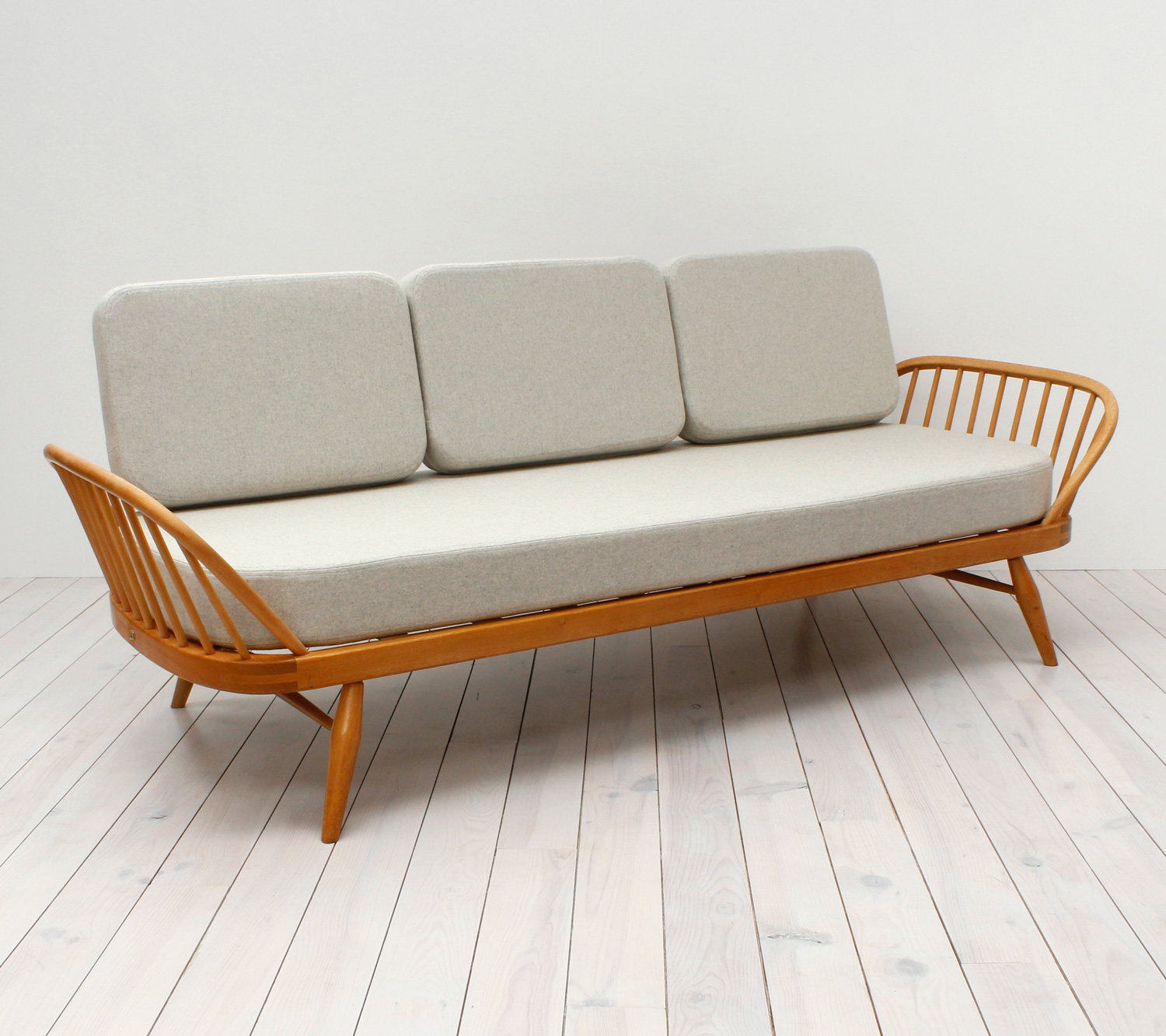 Ercol Studio Couch - Arc Furniture