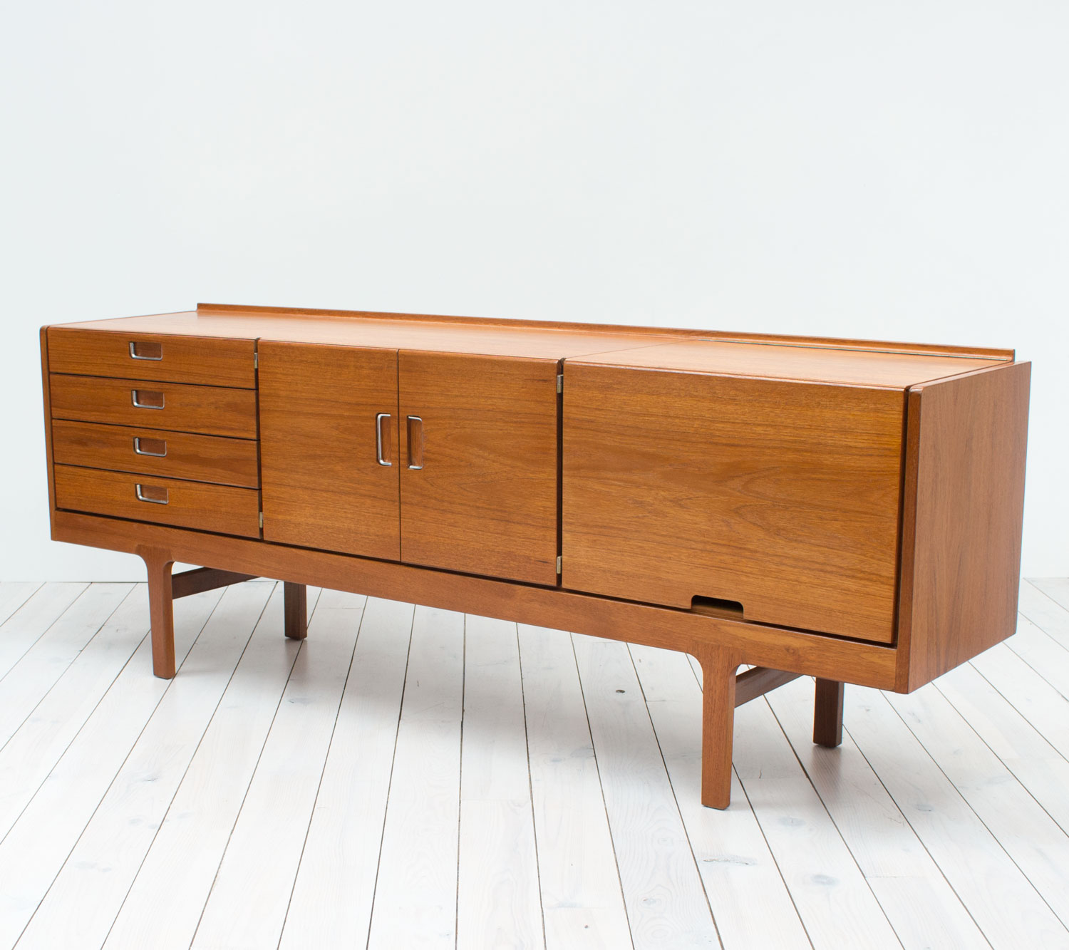 Meredew Teak Sideboard - Arc Furniture