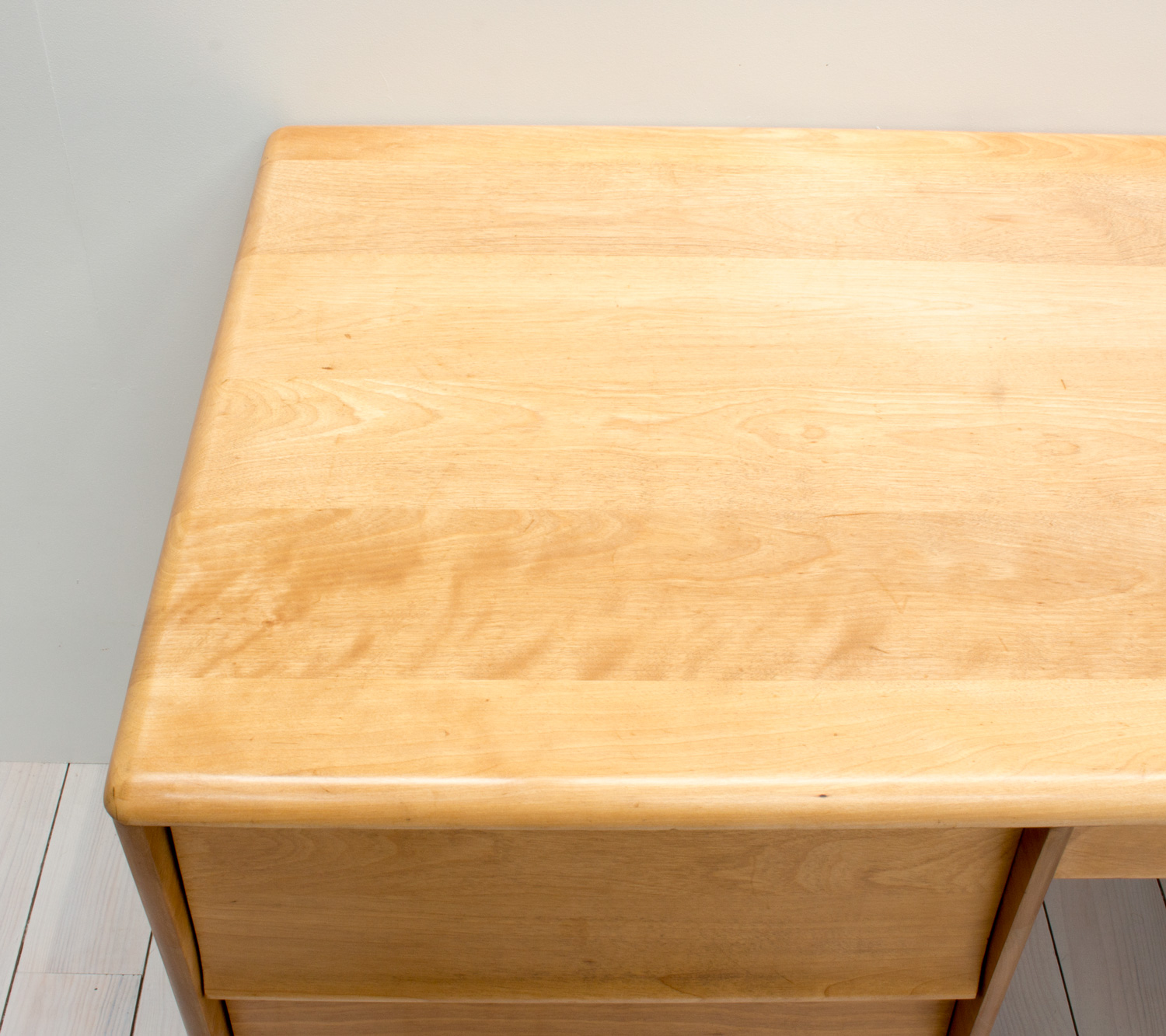 Mid Century Canadian Maple Desk by Vilas - Arc Furniture