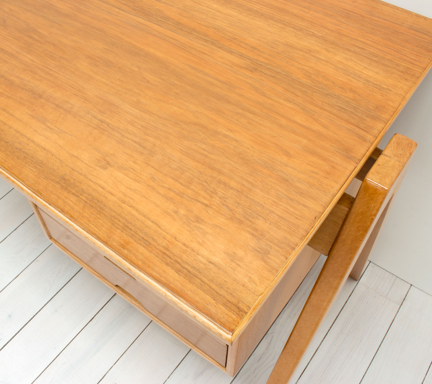 Robin Day Hillestak Desk for Hille - Arc Furniture
