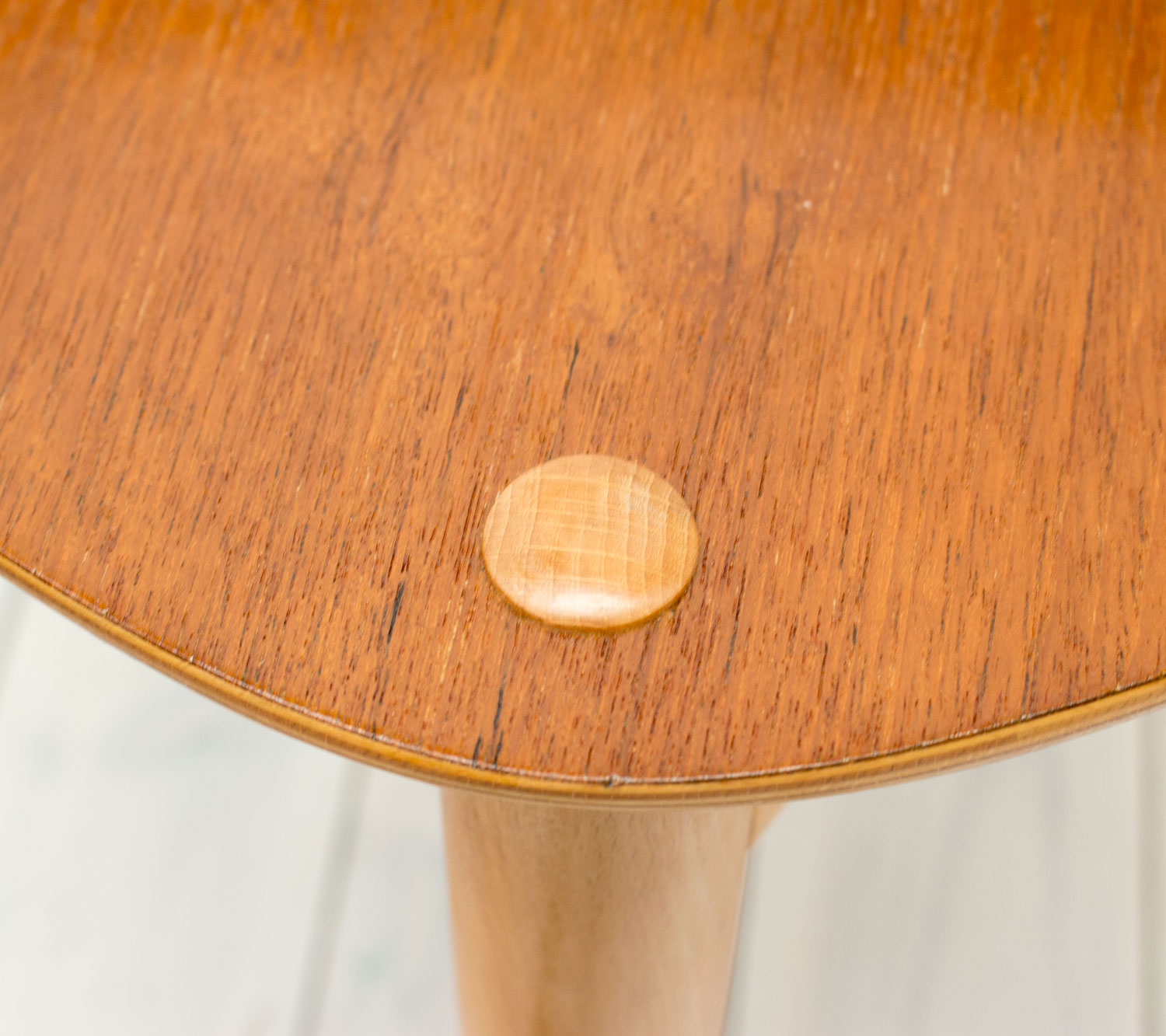 Heart Table & 6 Stacking Chairs by Hans J. Wegner for Fritz Hansen ...