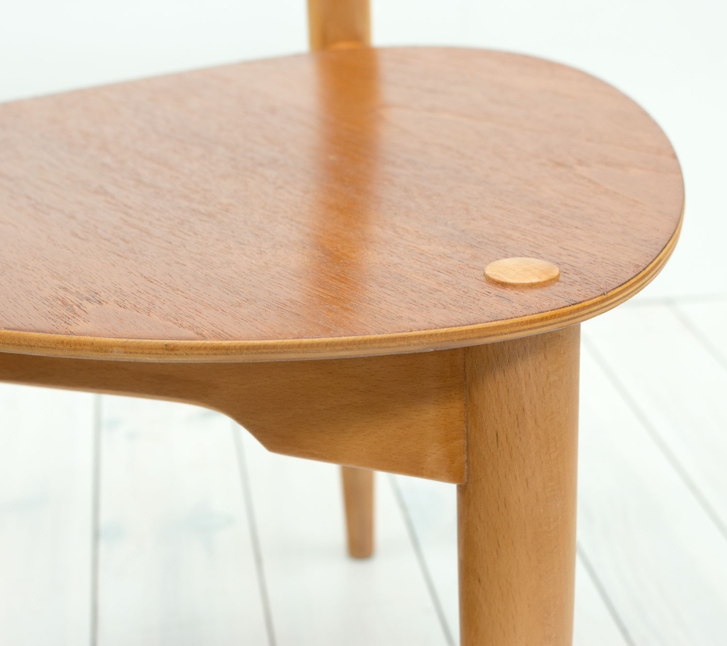 Heart Table & 6 Stacking Chairs by Hans J. Wegner for Fritz Hansen ...